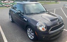 Used Mini Cooper Under $5,000: 146 Cars from $1,600 - iSeeCars.com